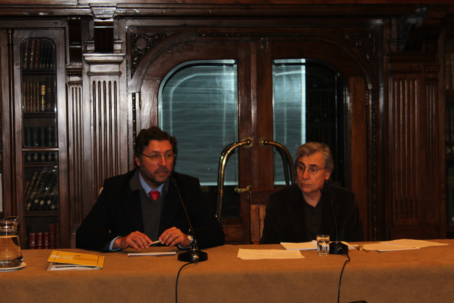 Iván Jaksic en ciclo de conferencias Biblioteca Nacional: Patrimonio ...